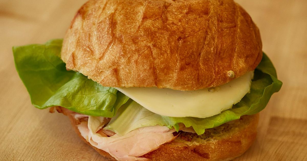 TURKEY AND PROVOLONE SANDWICH