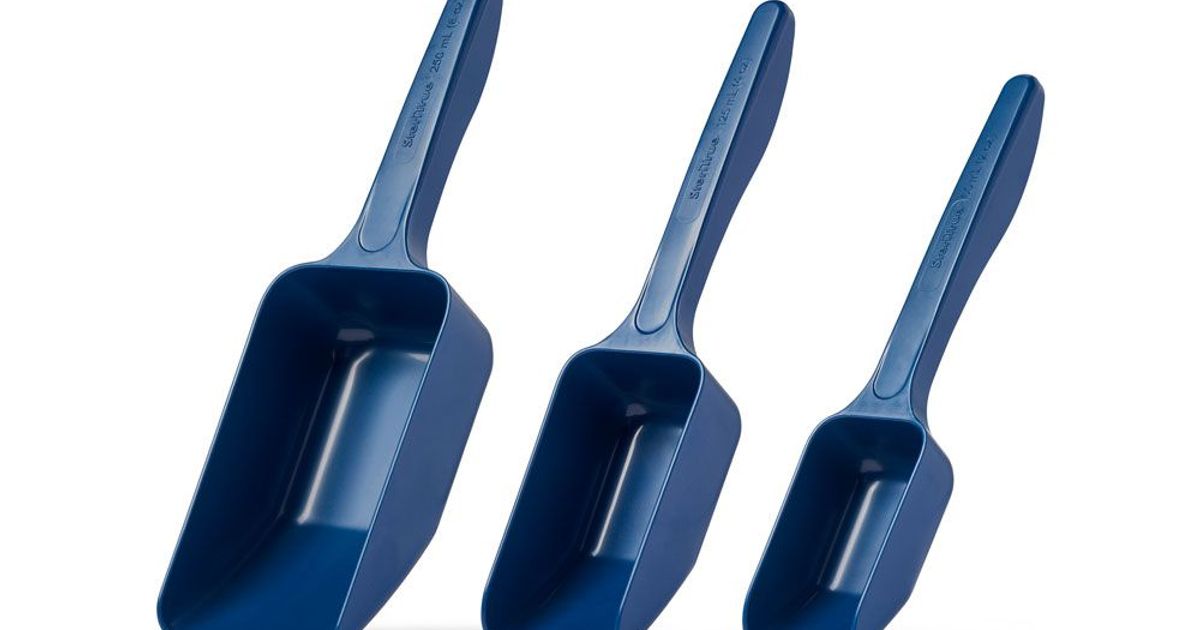 Metal detectable sample shovels