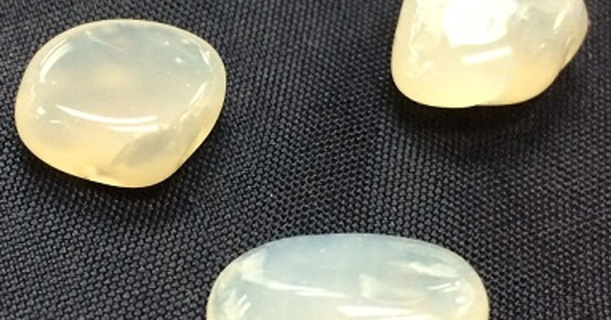 Agate blanche pierre roulée